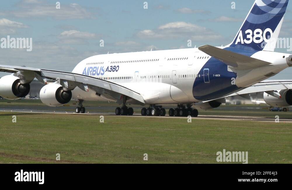 A380 airbus engine Stock Videos & Footage - HD and 4K Video Clips - Alamy
