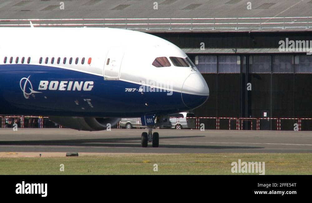 Boeing 787-9 Taxi Past Camera Stock Video Footage - Alamy