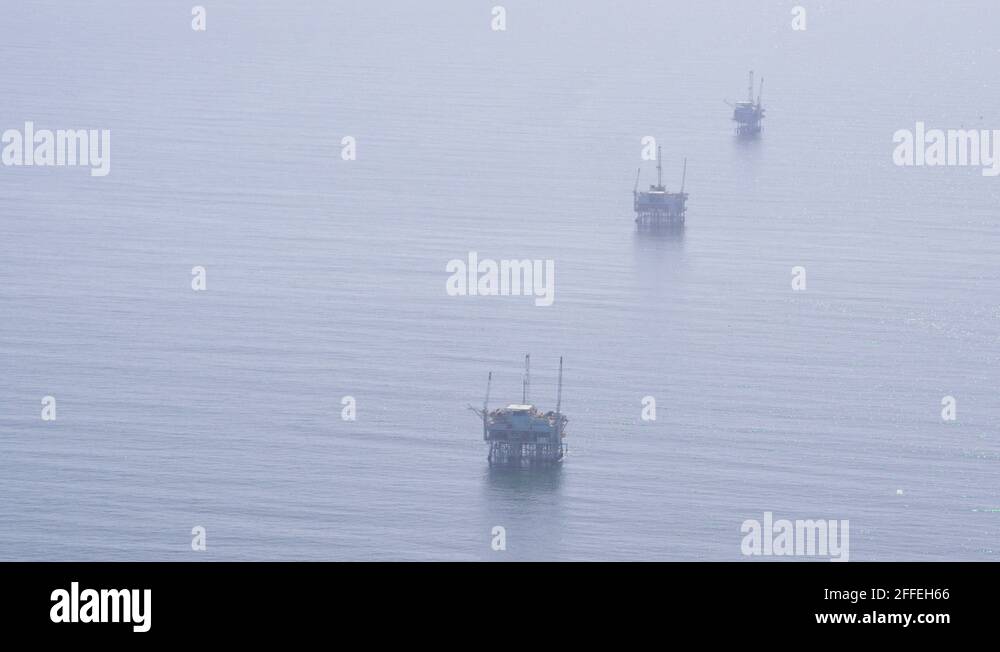 Oil rig platforms Stock Videos & Footage - HD and 4K Video Clips - Alamy