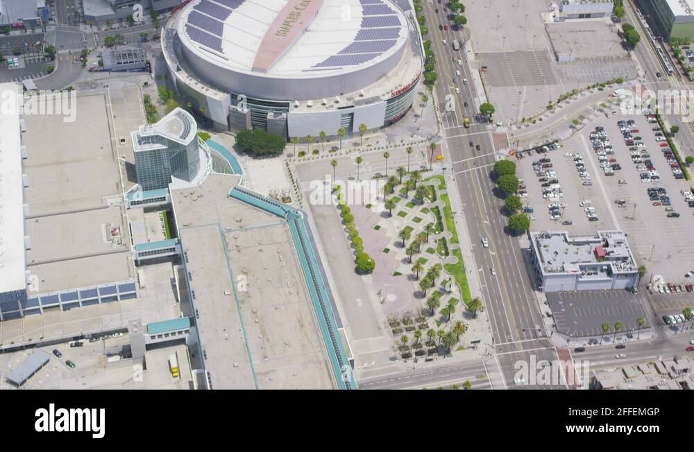 Staples logo Stock Videos & Footage - HD and 4K Video Clips - Alamy