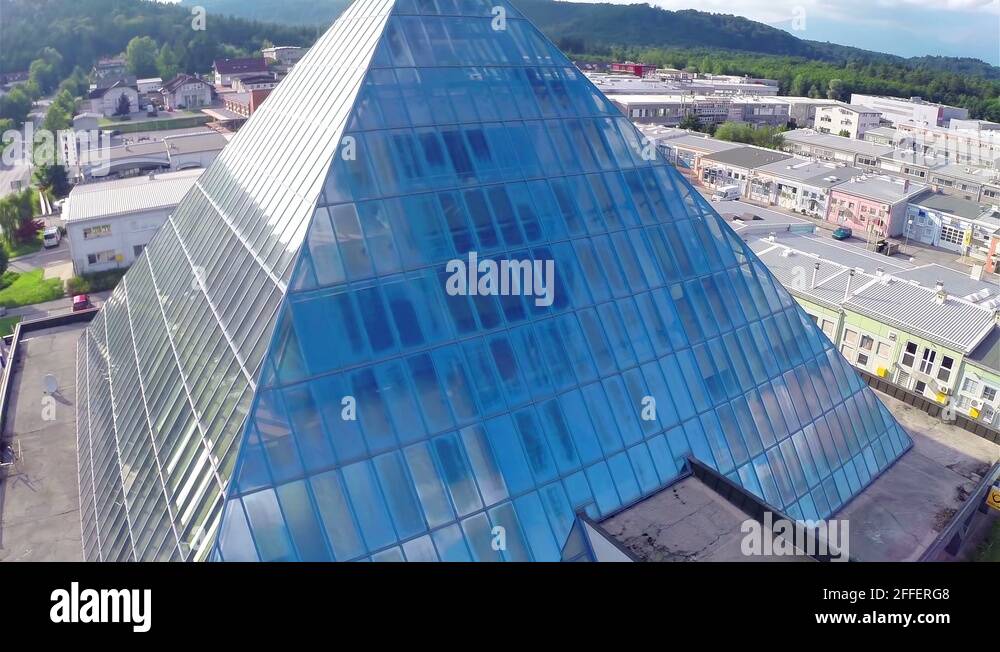 Pyramid glass shape Stock Videos & Footage - HD and 4K Video Clips - Alamy