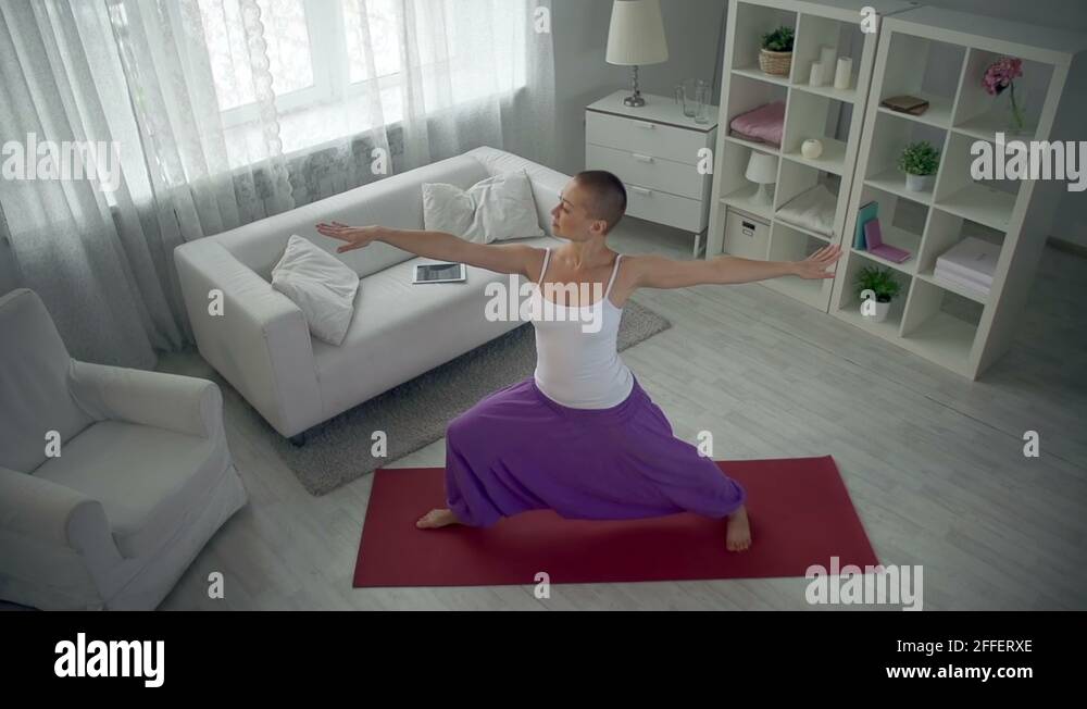 Standing poses Stock Videos & Footage - HD and 4K Video Clips - Alamy