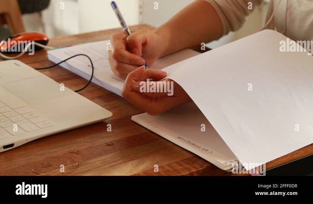 Writing in pencil Stock Videos & Footage - HD and 4K Video Clips - Alamy