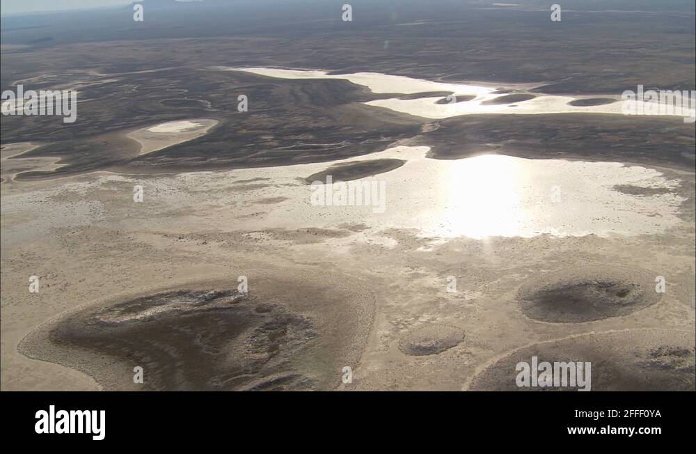 Summer dry lake beds Stock Videos & Footage - HD and 4K Video Clips - Alamy