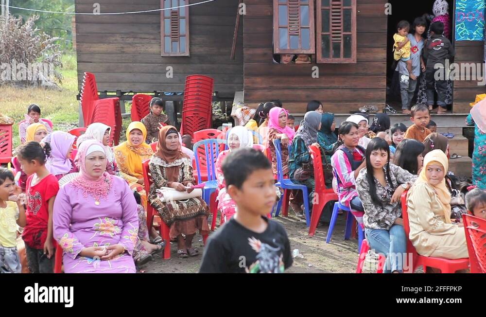 Muslim community gathering Stock Videos & Footage - HD and 4K Video ...