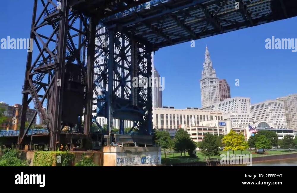 Cleveland oh skyline Stock Videos & Footage - HD and 4K Video Clips - Alamy
