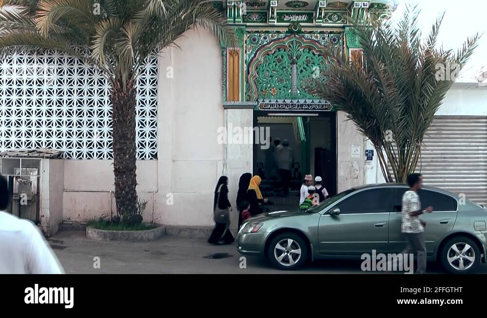 Maskat grand mosque Stock Videos & Footage - HD and 4K Video Clips - Alamy