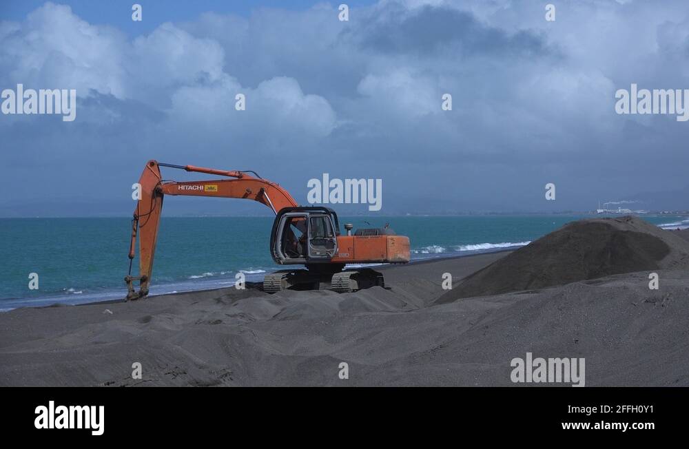 Digger beach Stock Videos & Footage - HD and 4K Video Clips - Alamy