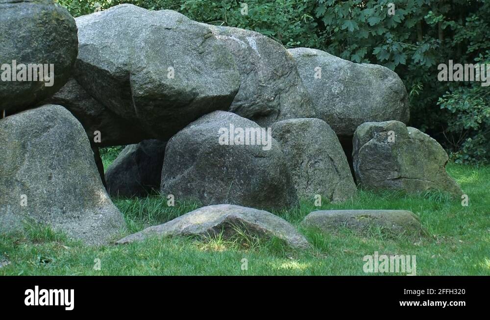 Megalith prehistoric Stock Videos & Footage - HD and 4K Video Clips - Alamy