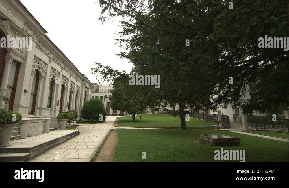 Kiosk building Stock Videos & Footage - HD and 4K Video Clips - Alamy