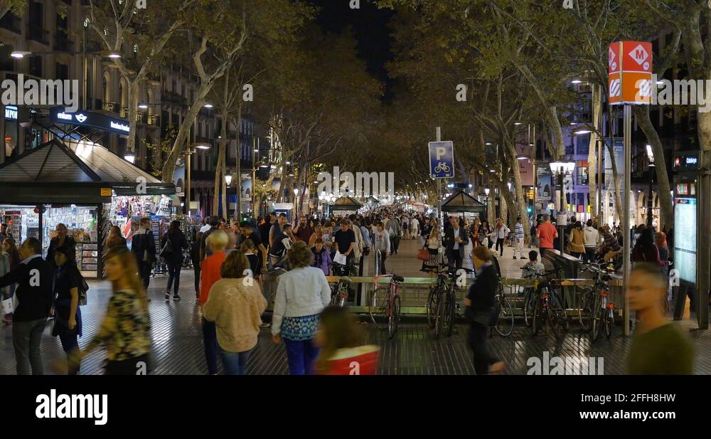 La rambla at night Stock Videos & Footage - HD and 4K Video Clips - Alamy
