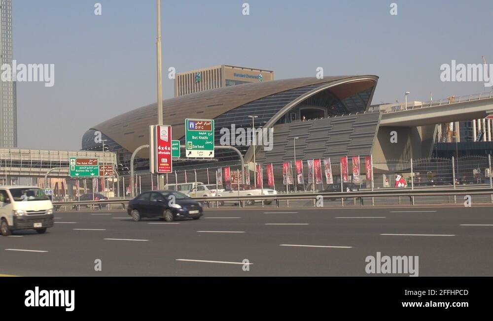 Dubai metro crowd Stock Videos & Footage - HD and 4K Video Clips - Alamy
