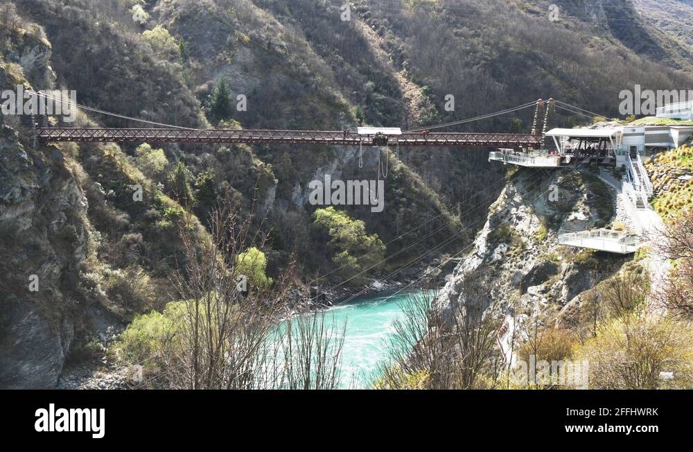 Bunji jumping Stock Videos & Footage - HD and 4K Video Clips - Alamy