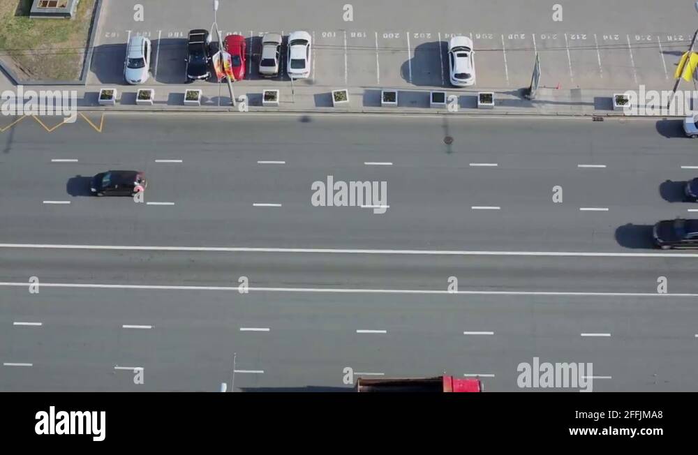 Two way traffic road Stock Videos & Footage - HD and 4K Video Clips - Alamy