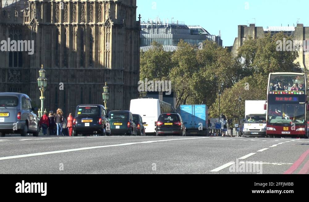 London tourist bus open top Stock Videos & Footage - HD and 4K Video ...