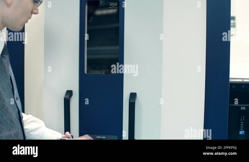 Diffraction Stock Videos & Footage - HD and 4K Video Clips - Alamy