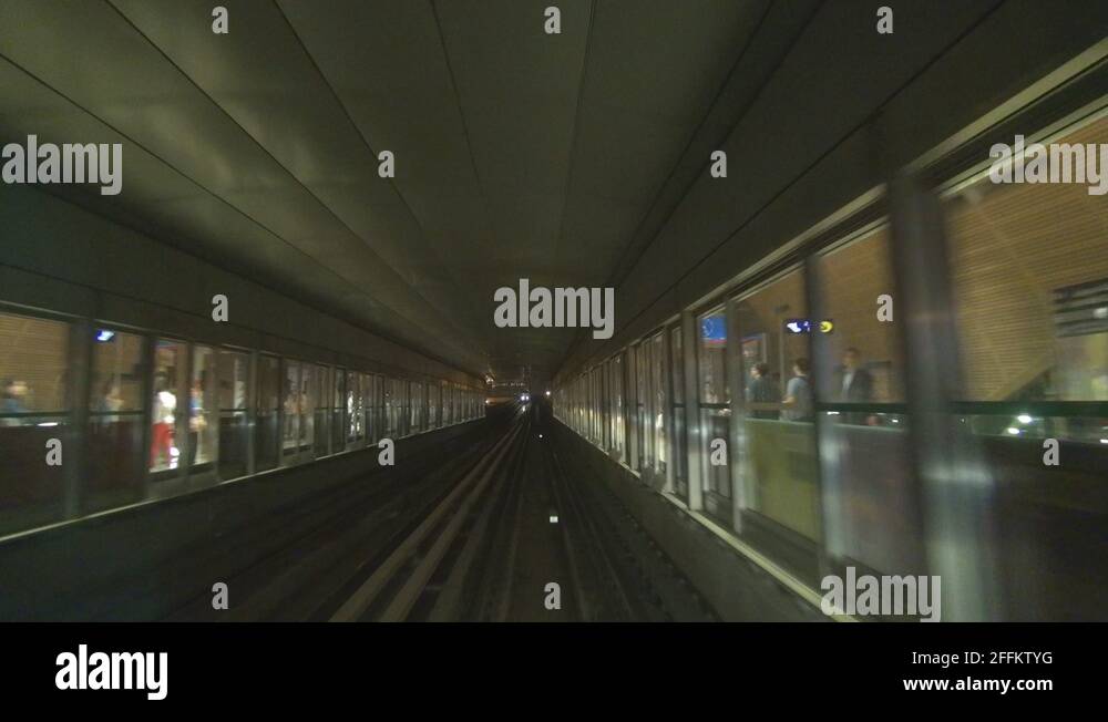 Busy tube station platform Stock Videos & Footage - HD and 4K Video ...