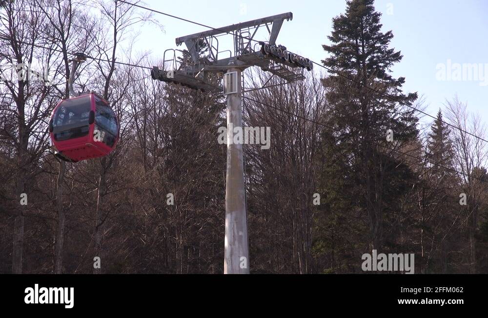 Gondola lift pylon Stock Videos & Footage - HD and 4K Video Clips - Alamy