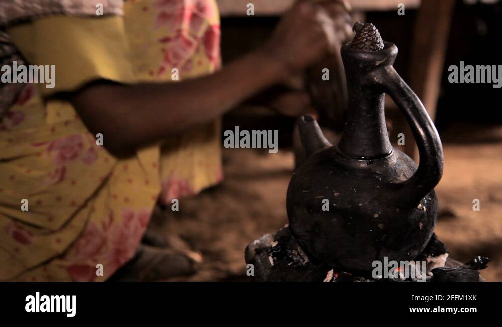 Ethiopian woman brewing traditional Stock Videos & Footage - HD and 4K Video Clips - Alamy
