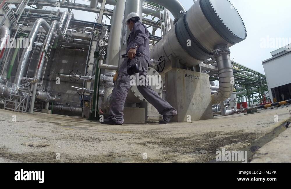 Vessel at refinery Stock Videos & Footage - HD and 4K Video Clips - Alamy