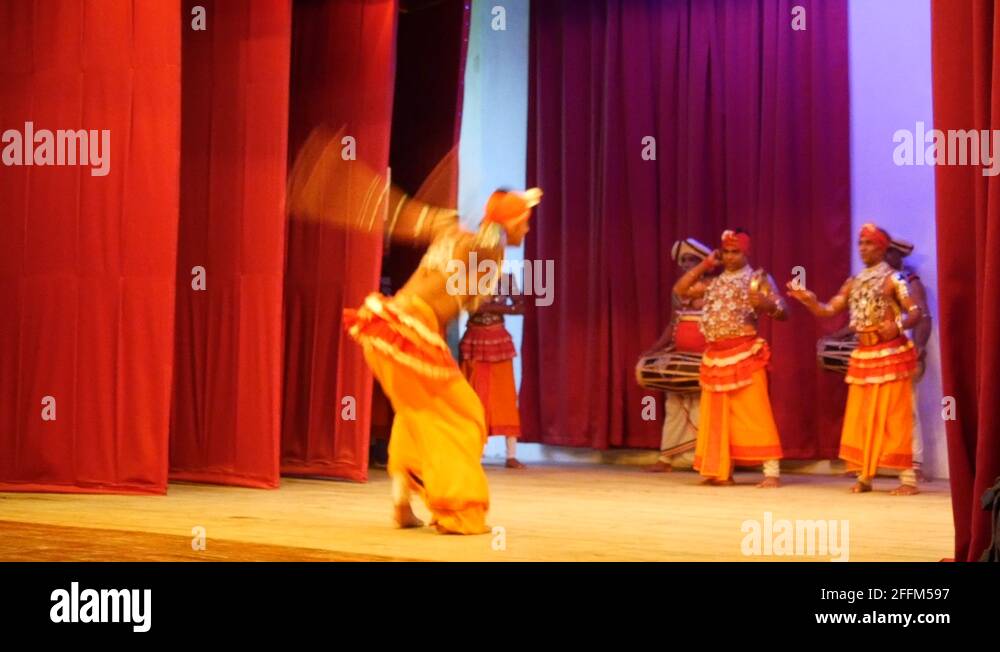 Pantheru natuma dance Kandyan Dancers Sri Lanka Stock Video Footage - Alamy