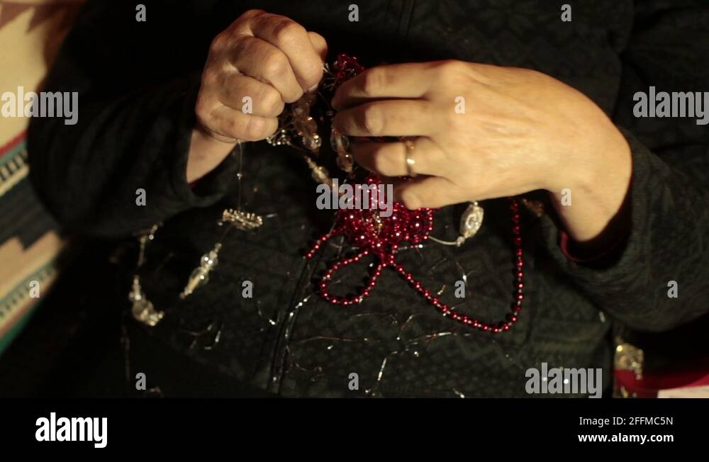 Untangling Stock Videos & Footage - HD and 4K Video Clips - Alamy