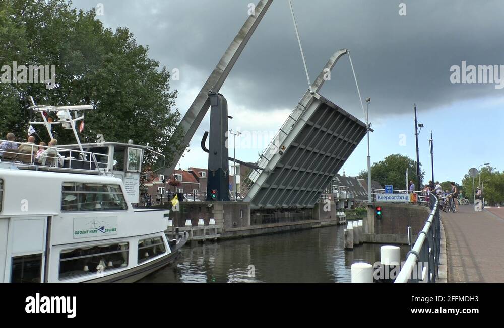 Raised bascule bridge Stock Videos & Footage - HD and 4K Video Clips ...