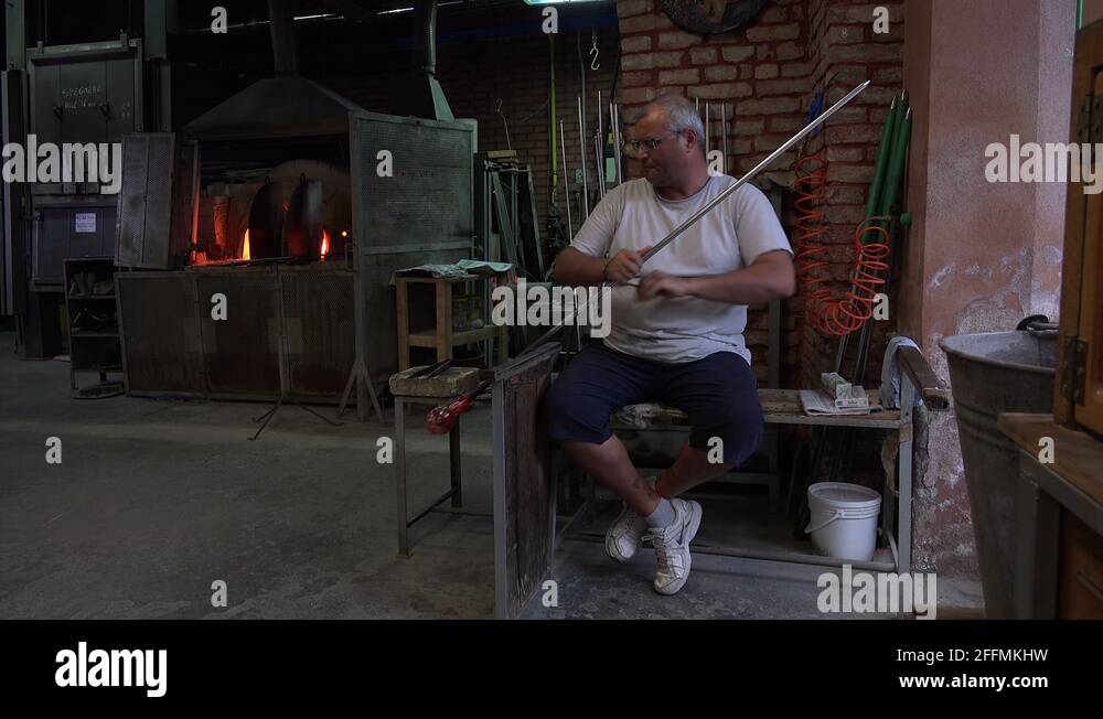 Murano glass blower Stock Videos & Footage - HD and 4K Video Clips - Alamy
