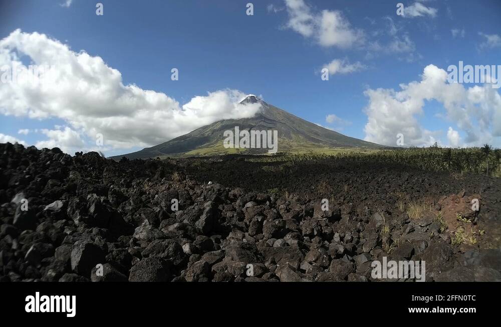Mount mayon eruption Stock Videos & Footage - HD and 4K Video Clips - Alamy