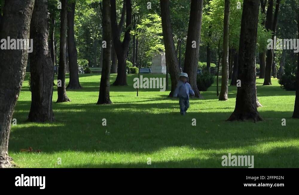 Kid running and scared Stock Videos & Footage - HD and 4K Video Clips ...