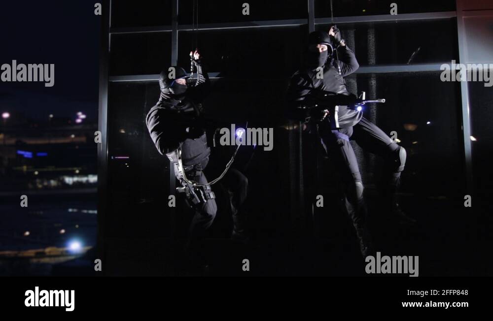 Swat rappelling Stock Videos & Footage - HD and 4K Video Clips - Alamy