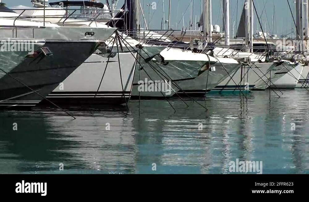 Boat hulls in water Stock Videos & Footage - HD and 4K Video Clips - Alamy