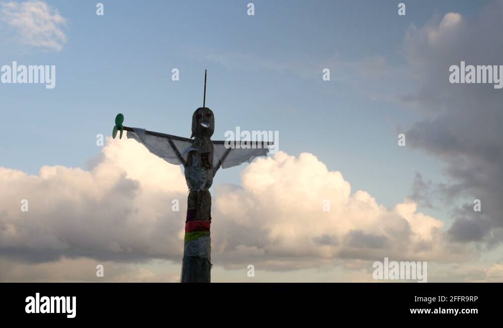 Scarecrow sign Stock Videos & Footage - HD and 4K Video Clips - Alamy