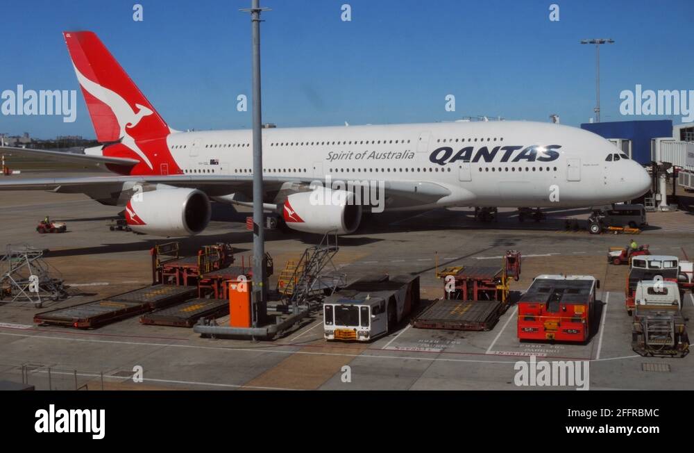 Qantas airbus a380 Stock Videos & Footage - HD and 4K Video Clips - Alamy