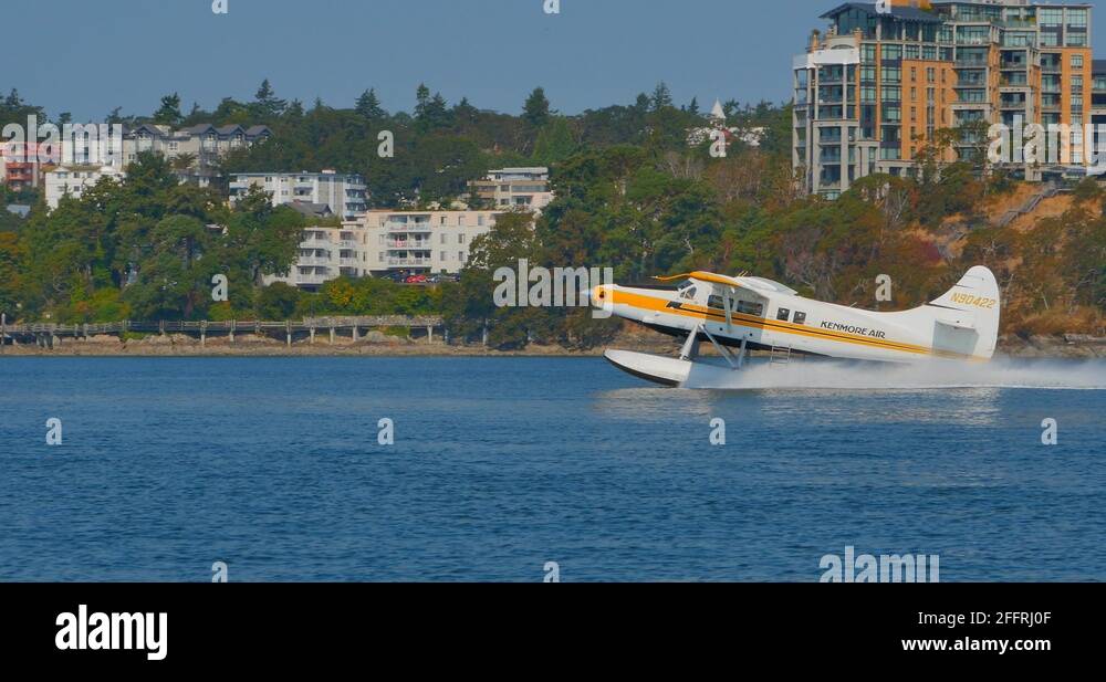 4K Float Plane Take Off, SIde Angle Zoom Shot, Water Aircraft Stock ...