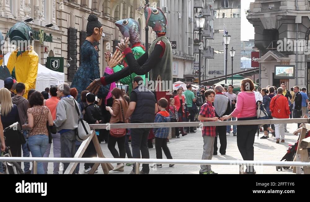 Tall puppet Stock Videos & Footage - HD and 4K Video Clips - Alamy