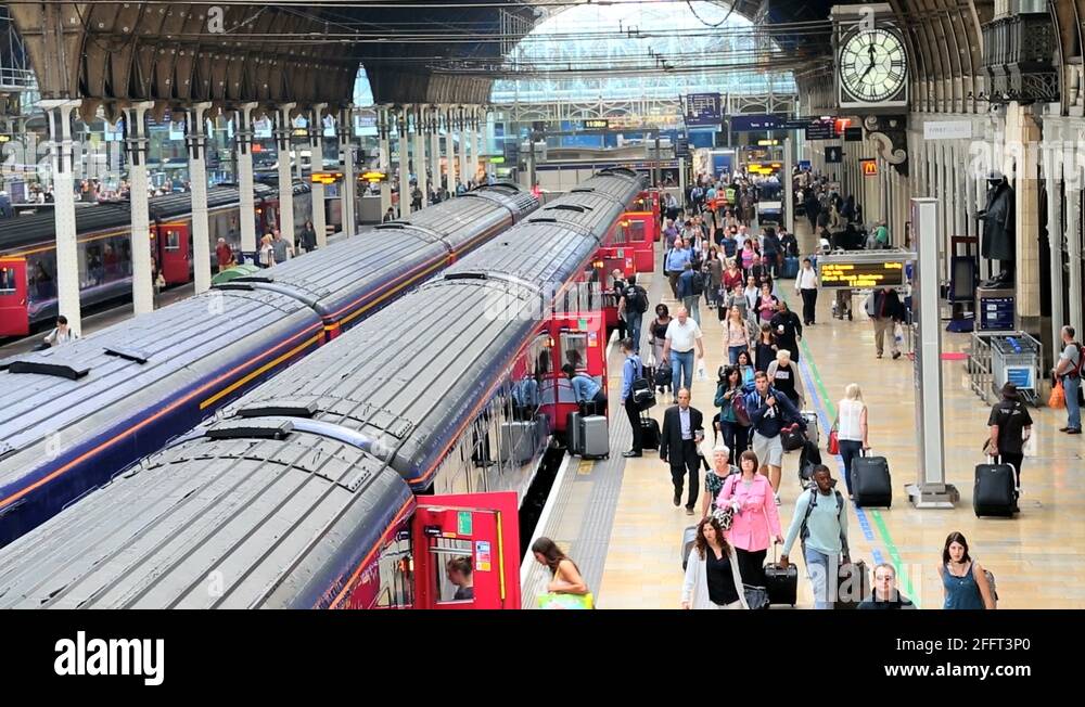 Paddington station train Stock Videos & Footage - HD and 4K Video Clips ...
