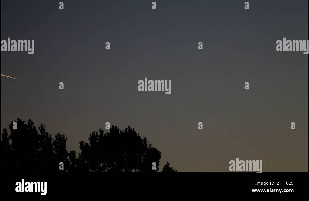 Short contrail Stock Videos & Footage - HD and 4K Video Clips - Alamy