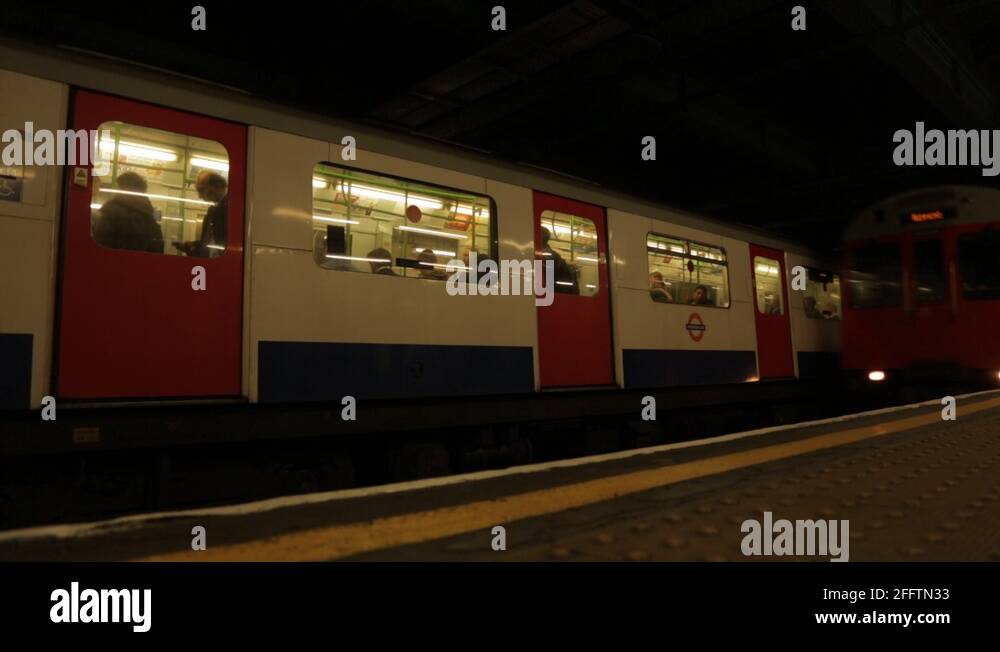 District line london underground Stock Videos & Footage - HD and 4K ...