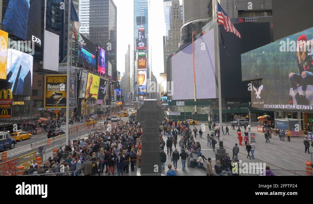 Memorial city square Stock Videos & Footage - HD and 4K Video Clips - Alamy