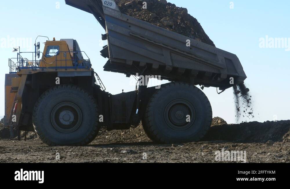 Huge dumper truck Stock Videos & Footage - HD and 4K Video Clips - Alamy