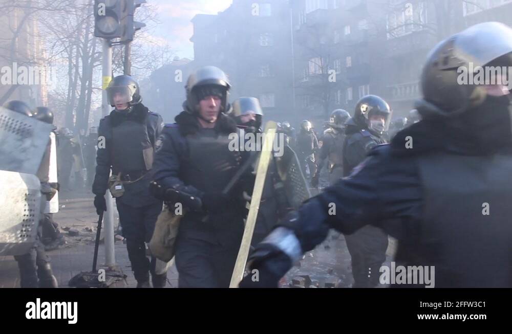 Police riot fight Stock Videos & Footage - HD and 4K Video Clips - Alamy