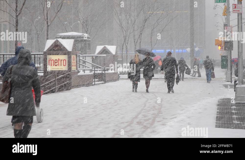 Manhattan snow Stock Videos & Footage - HD and 4K Video Clips - Alamy