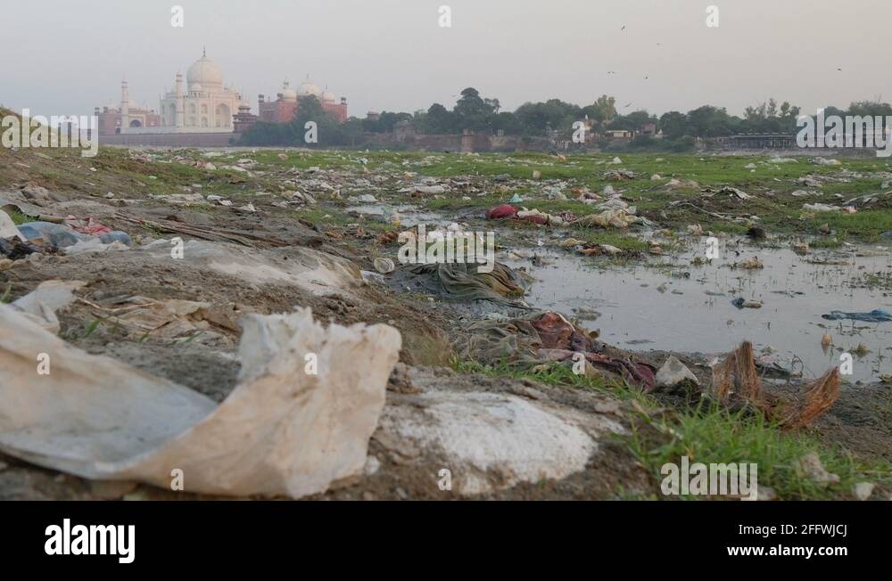 India Taj Mahal pollution garbage waste dirty river poverty dump Stock ...