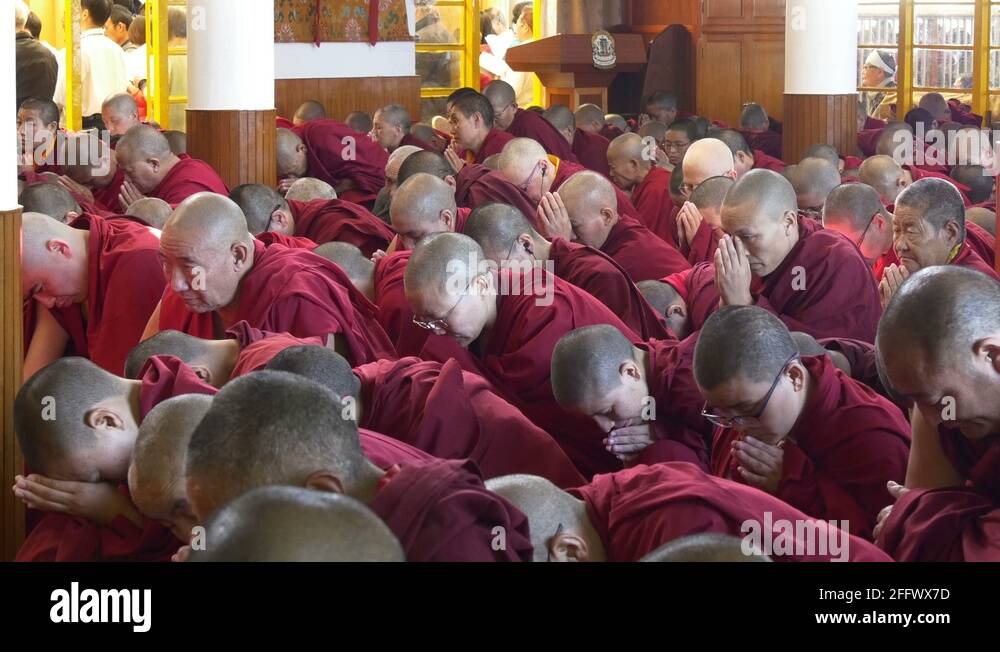 Dalai Lama teachings, Buddhist monks praying, Tibetan culture, India ...