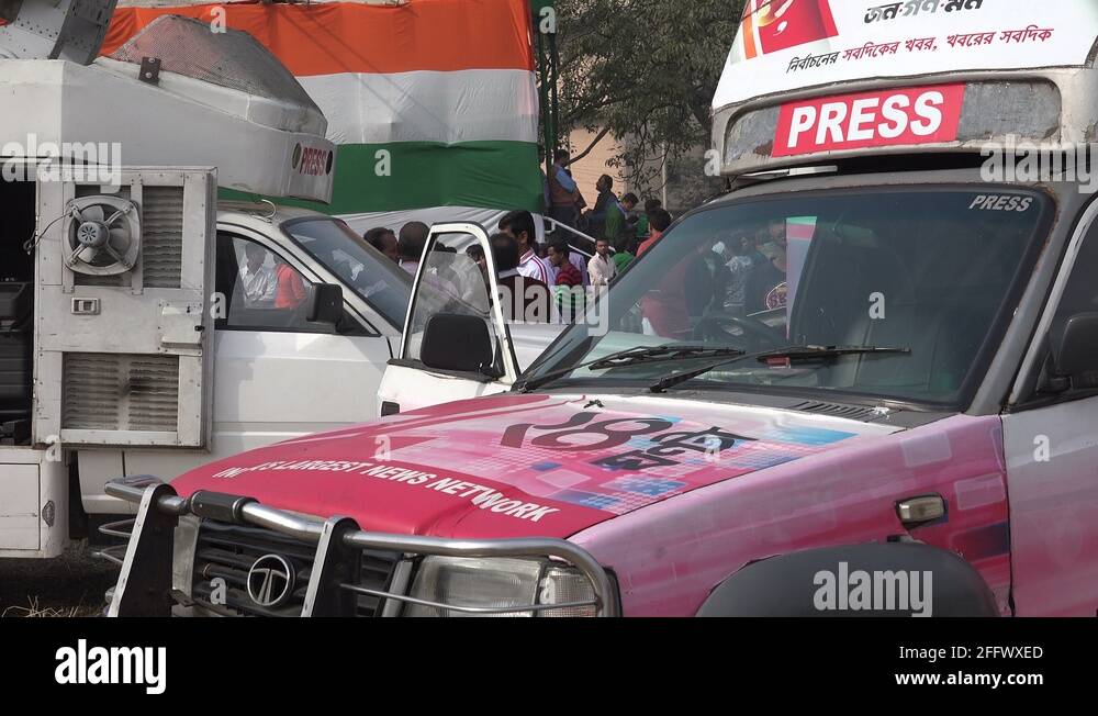 Tv news vehicles Stock Videos & Footage - HD and 4K Video Clips - Alamy