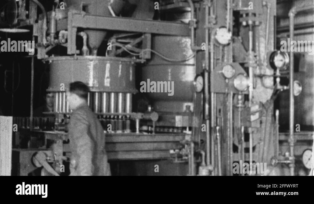 Film making 1930s Stock Videos & Footage - HD and 4K Video Clips - Alamy