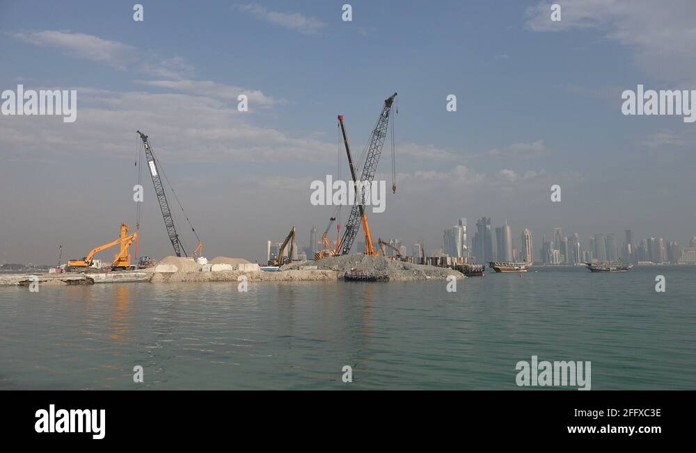Construction qatar Stock Videos & Footage - HD and 4K Video Clips - Alamy