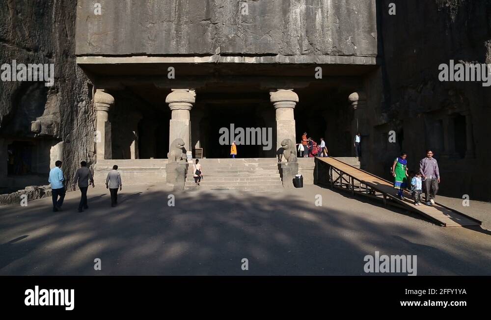 Pillar wall entrance Stock Videos & Footage - HD and 4K Video Clips - Alamy