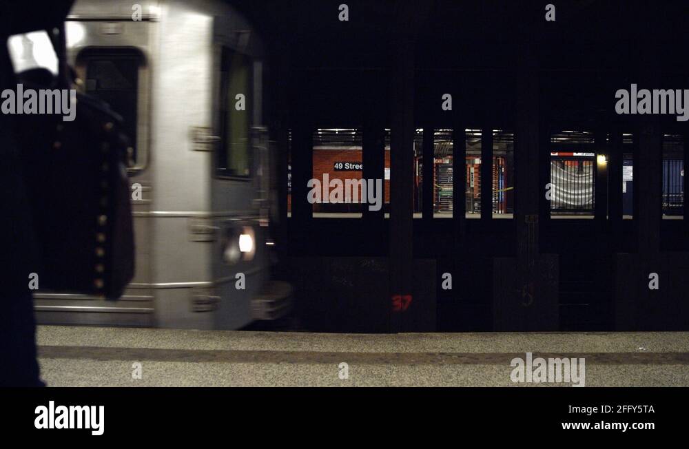 R train subway Stock Videos & Footage - HD and 4K Video Clips - Alamy